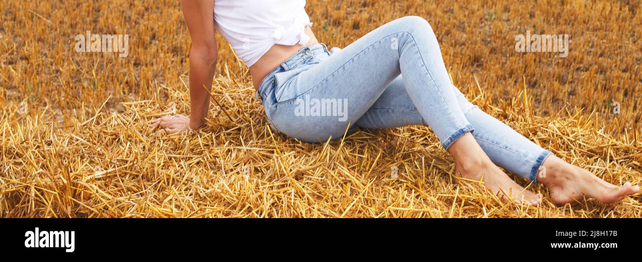 Barfuss mädchen -Fotos und -Bildmaterial in hoher Auflösung – Alamy