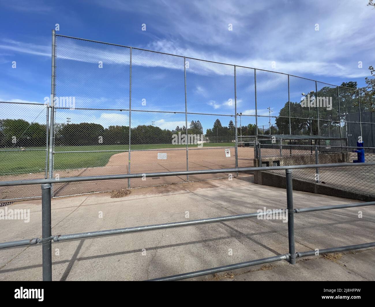 Felder sind sichtbar am Heather Farm Park in Walnut Creek, Kalifornien ...