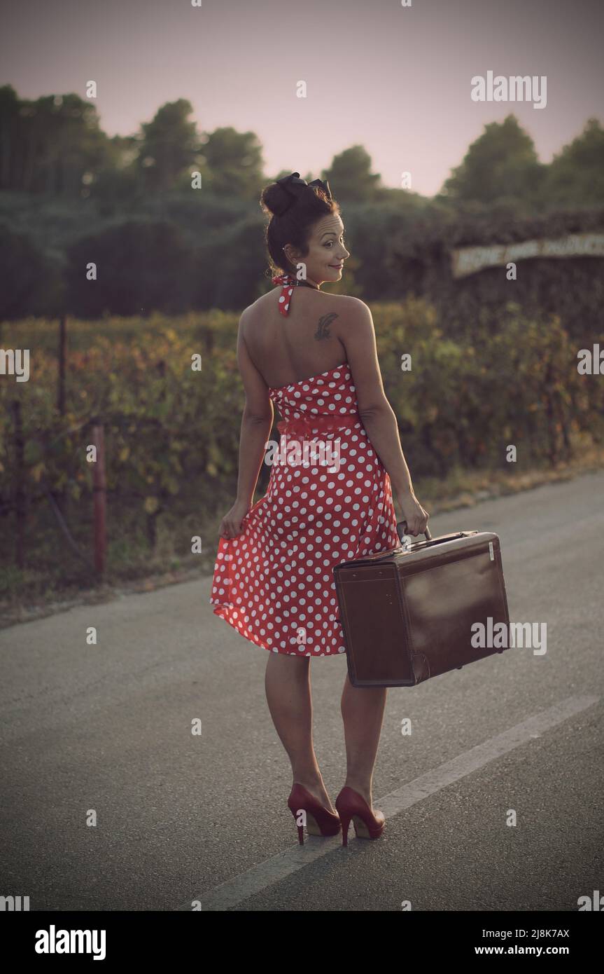 Pinup model pin up mädchen -Fotos und -Bildmaterial in hoher Auflösung ...