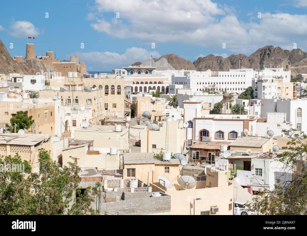 Die Hauptstadt und bevölkerungsreichste Stadt im Oman, Muscat, zeigt ...