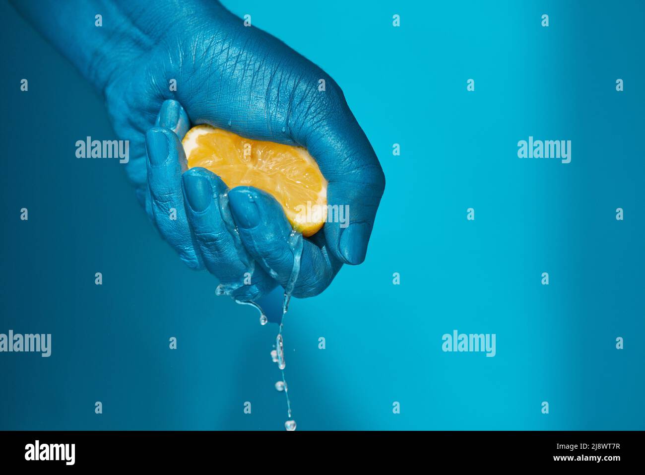 Blaues quetschen -Fotos und -Bildmaterial in hoher Auflösung – Alamy