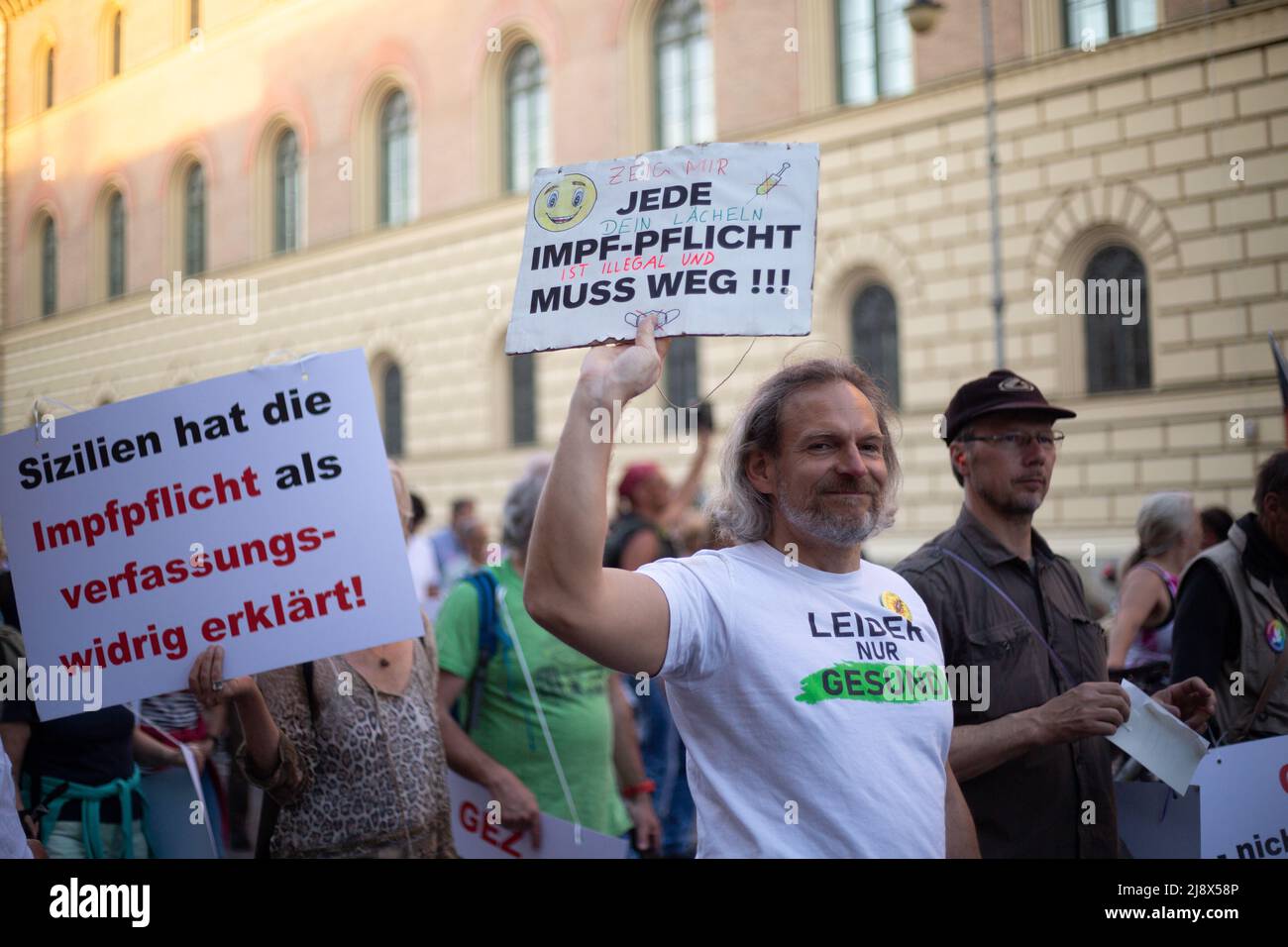 Fundamentalistisch innen -Fotos und -Bildmaterial in hoher Auflösung ...