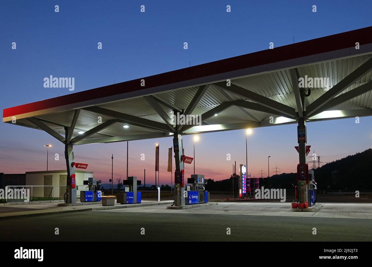 Verlassene tankstelle deutschland -Fotos und -Bildmaterial in hoher ...
