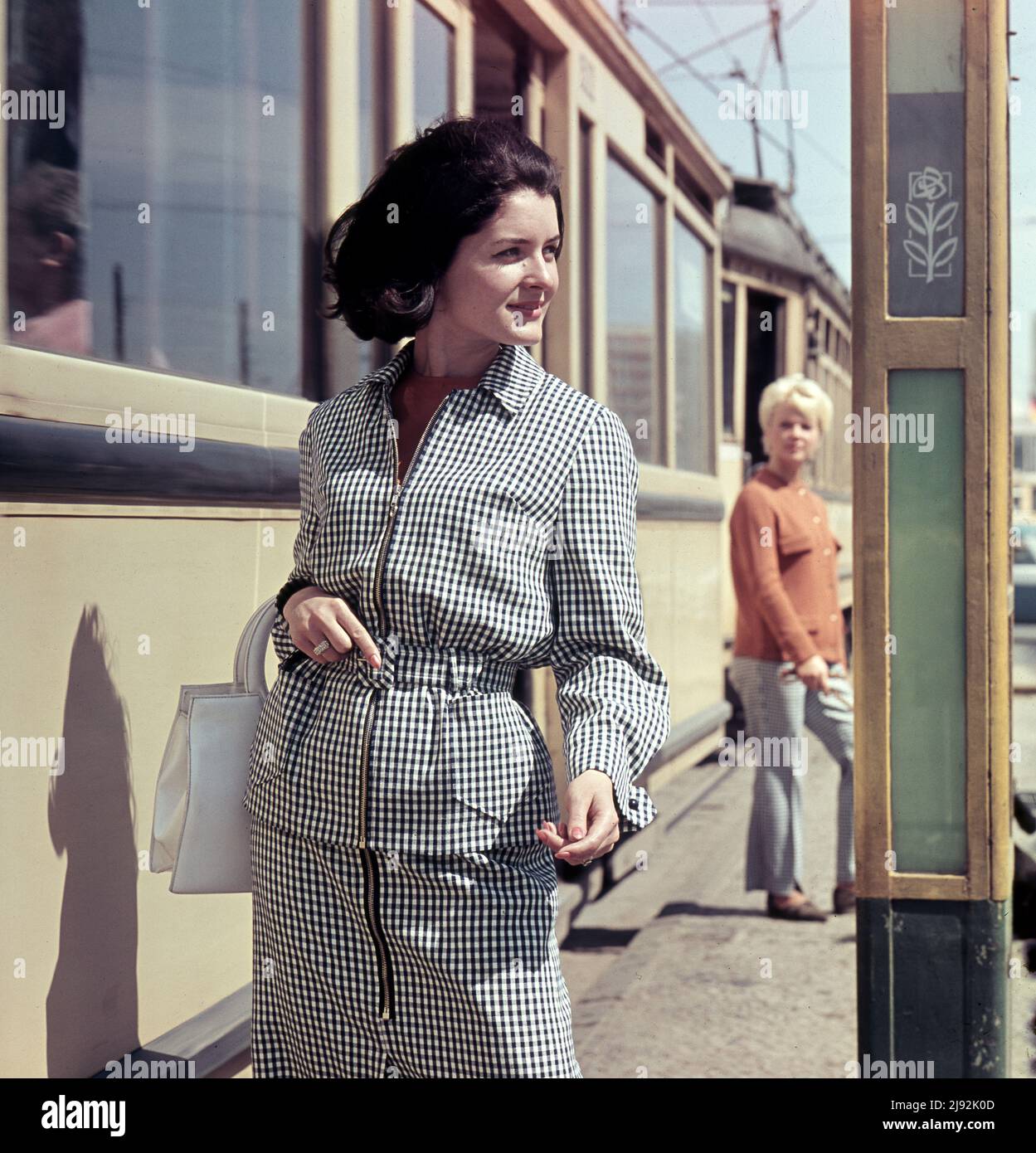 01.09.1969, Berlin, , Deutsche Demokratische Republik - Modelle zeigen ...