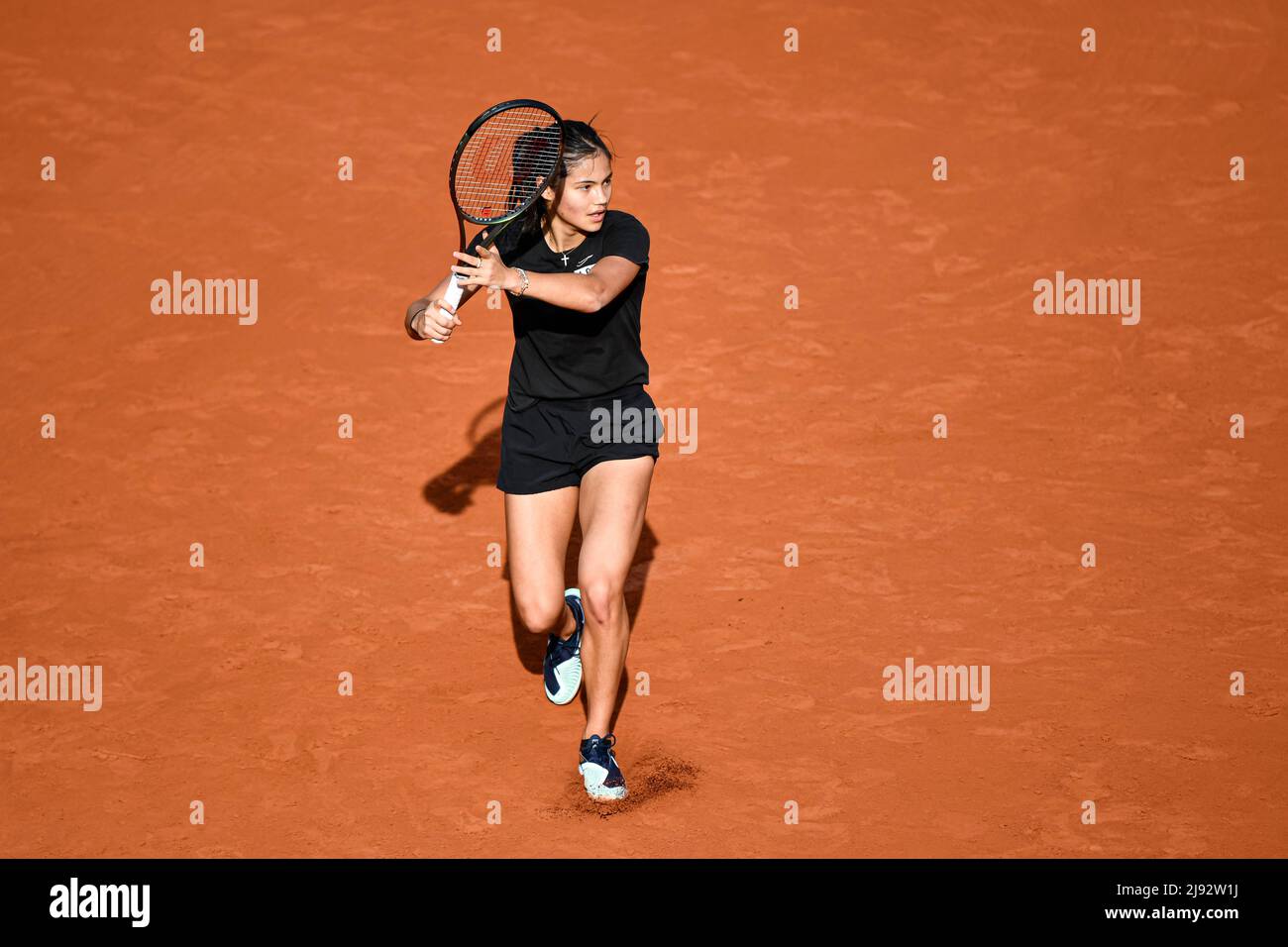 Emma Raducanu Aus Großbritannien Während Der French Open Roland Garros