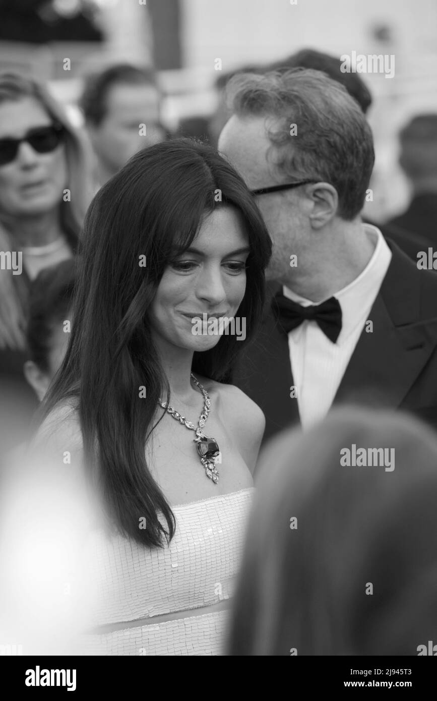 Anne hathaway actress Schwarzweiß-Stockfotos und -bilder - Alamy