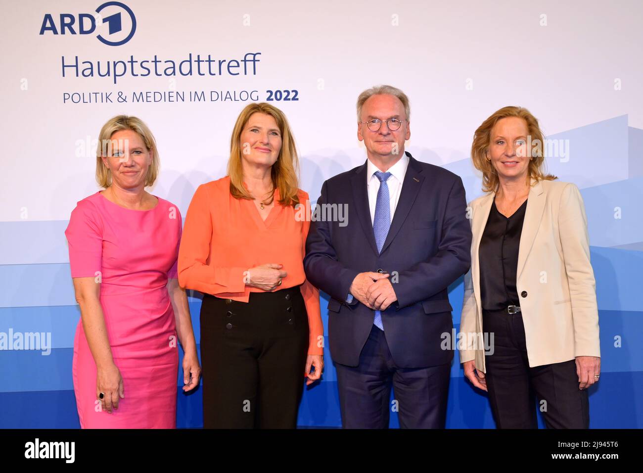 Christine Strobl, Tina Hassel, Reiner Haseloff und Patricia Schlesinger ...