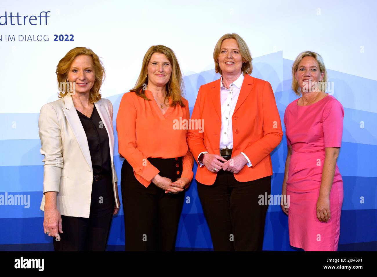 Tina hassel -Fotos und -Bildmaterial in hoher Auflösung – Alamy