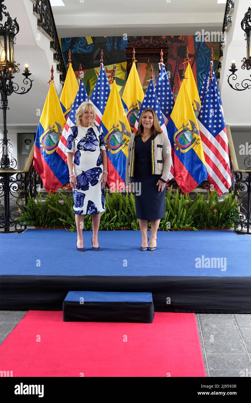 Quito, Ecuador. 19.. Mai 2022. US First Lady Jill Biden, posiert mit ...