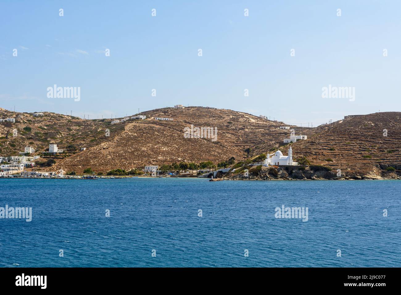 Der Hafen der Insel iOS in Griechenland, eine malerische Bucht mit ...
