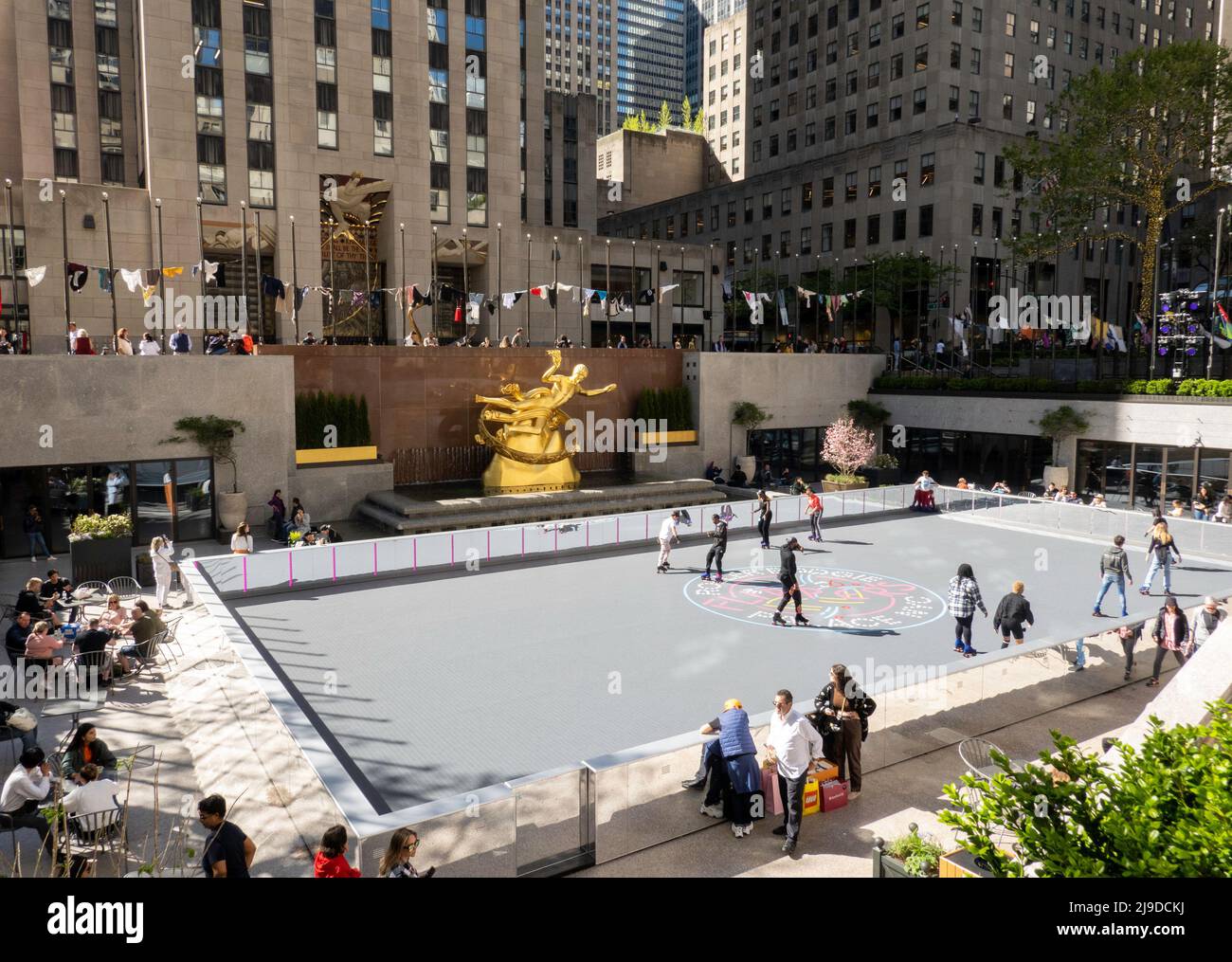 Flipper's Roller Boogie Palace ist eine Eislaufbahn, die im Sommer 2022 ...