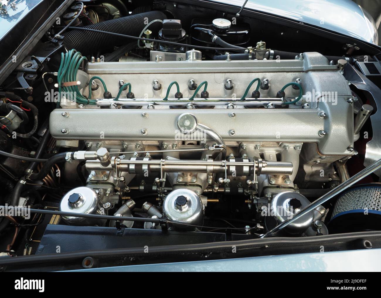 Sechszylinder reihenmotor -Fotos und -Bildmaterial in hoher Auflösung ...