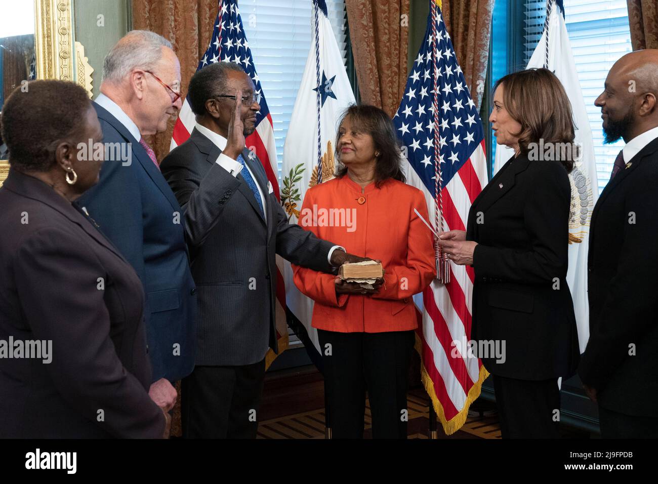 Die US-Vizepräsidentin Kamala Harris nimmt an der Vereidigung von N ...