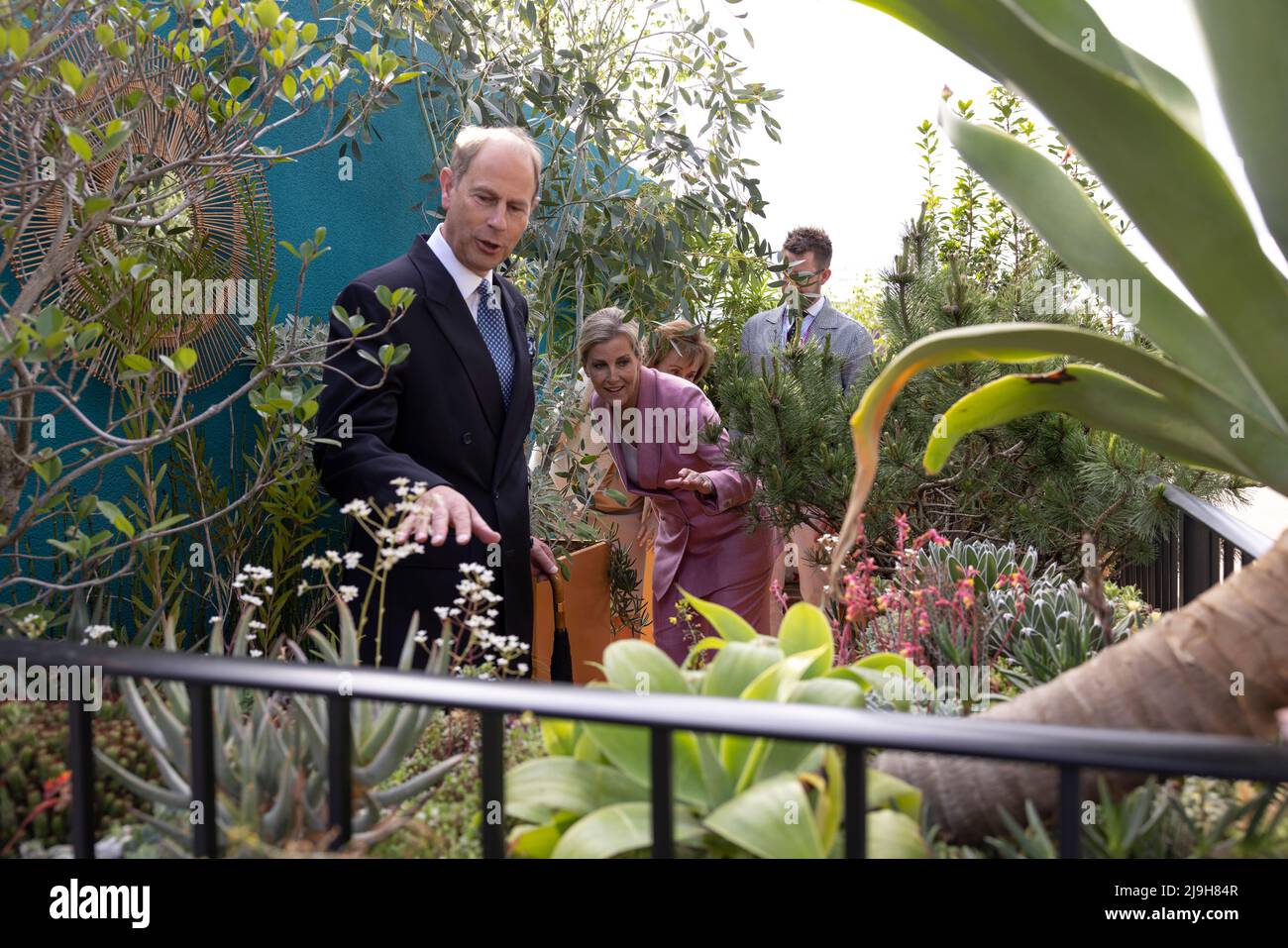 Der Graf und die Gräfin von Wessex bei einem Besuch von Mitgliedern der ...