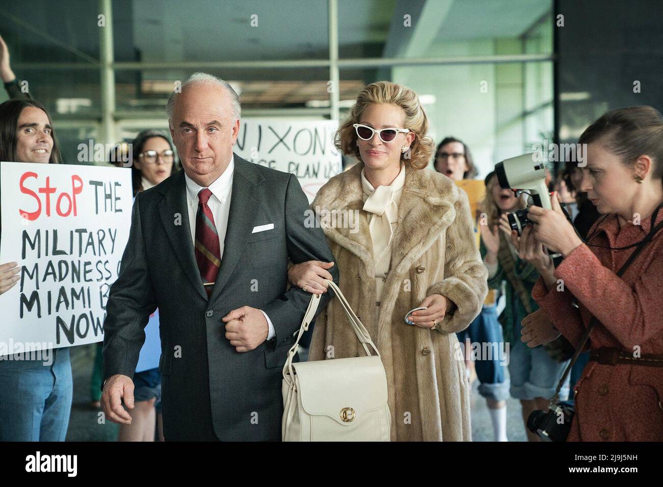 GASLIT, von links: Sean Penn als John Mitchell, Julia Roberts als ...