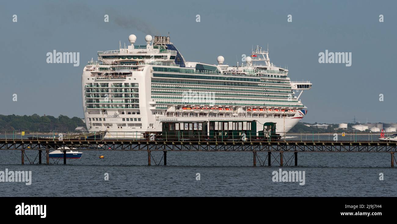 Hythe pier zug -Fotos und -Bildmaterial in hoher Auflösung – Alamy