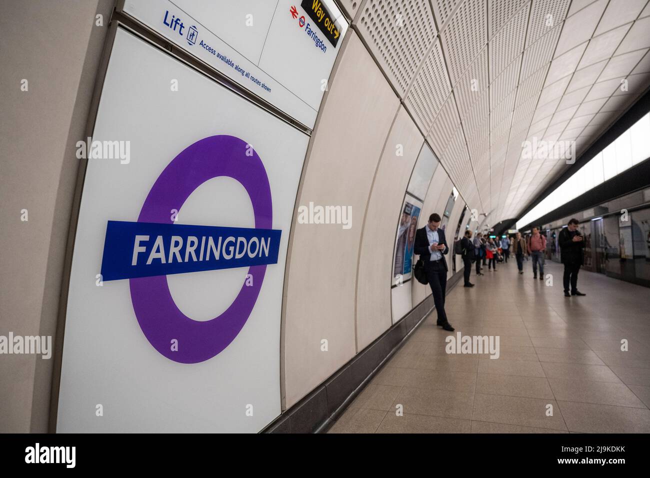 Farringdon elizabeth line station -Fotos und -Bildmaterial in hoher ...