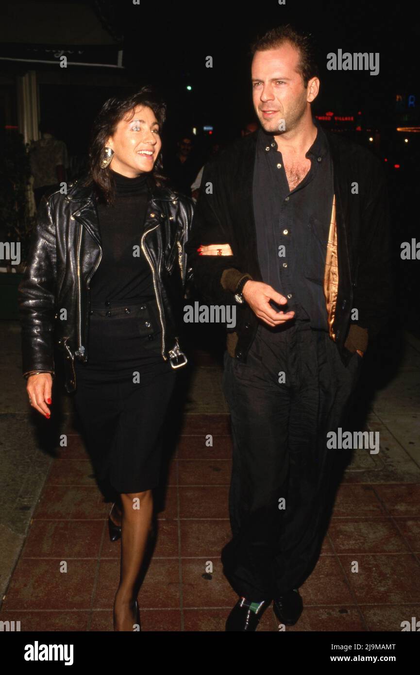 Bruce Willis und Sherryl Rivera bei der Premiere von Nobody's Fool im ...