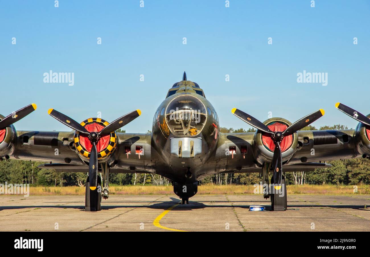 Boeing B-17 Flying Fortress Bomberflugzeug der US Air Force WW2 auf dem ...