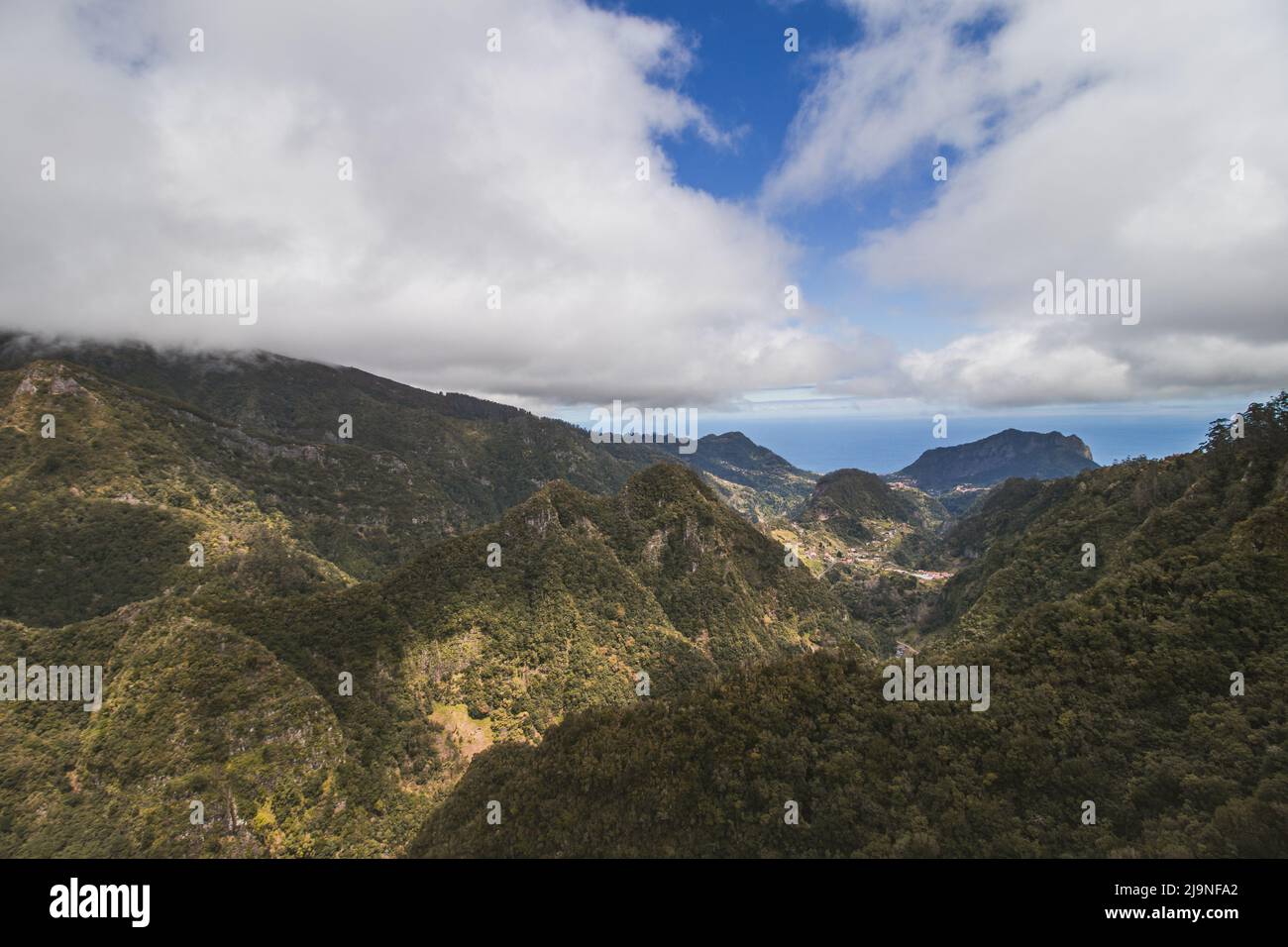 Levada dos balcoes -Fotos und -Bildmaterial in hoher Auflösung – Alamy