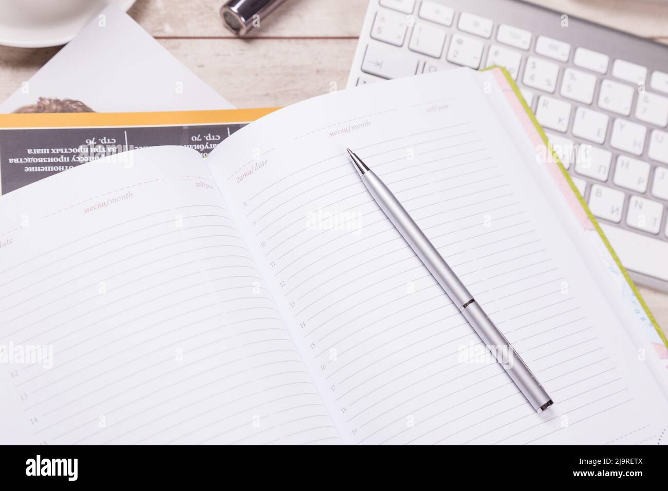 Memo note on pc keyboard -Fotos und -Bildmaterial in hoher Auflösung ...