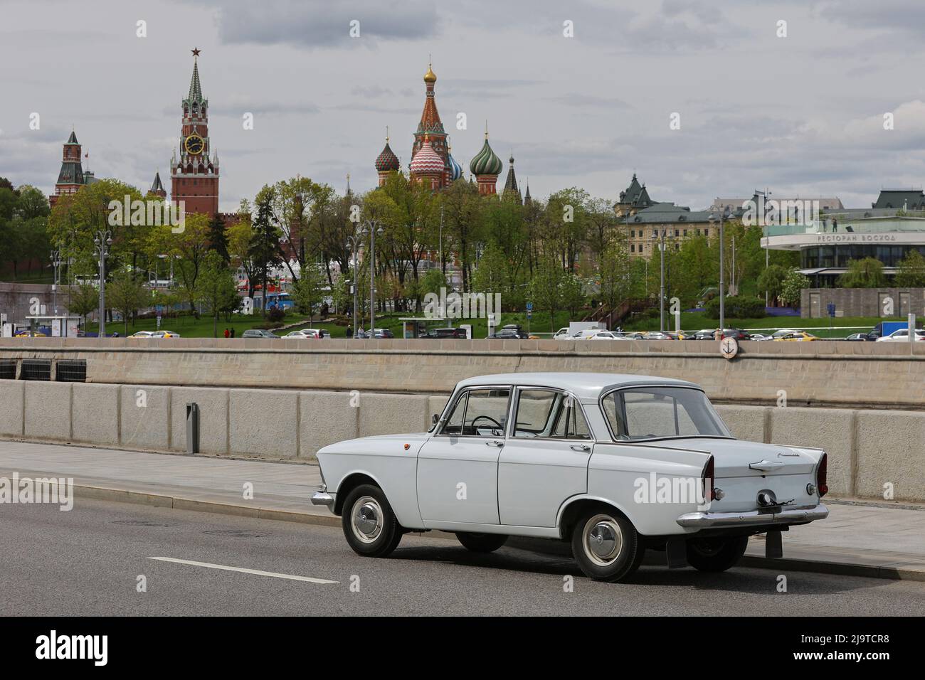Moskvich 408 -Fotos und -Bildmaterial in hoher Auflösung – Alamy