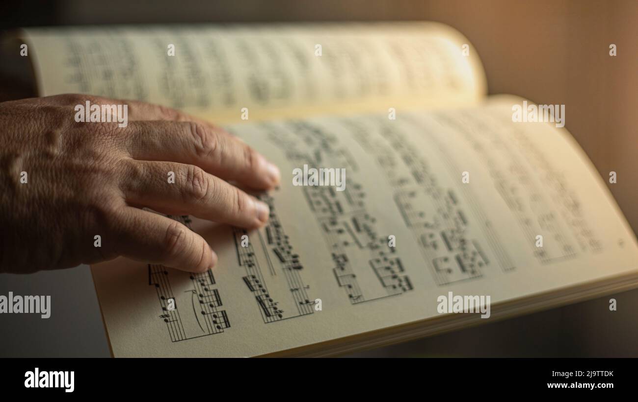 Aria finger -Fotos und -Bildmaterial in hoher Auflösung – Alamy