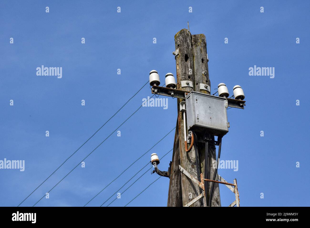 Telefonleitung, Holzmast, Bahntelefon, Draht, Isolator, Freileitung ...