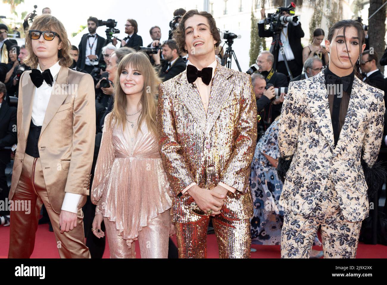 Thomas Raggi, Victoria De Angelis, , Damiano David und Ethan Torchio aus Maneskin besuchen die ...