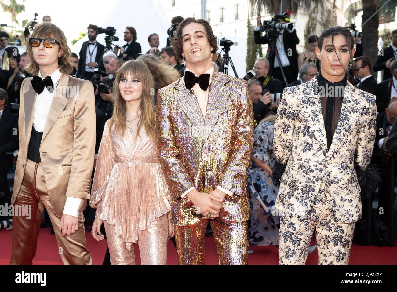 Thomas Raggi, Victoria De Angelis, , Damiano David und Ethan Torchio aus Maneskin besuchen die ...