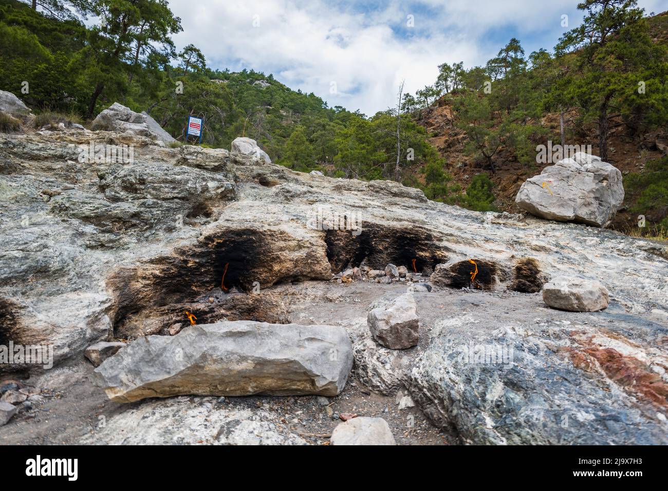 Berg Chimera ewiges Feuer, Feuer aus Erdgas in Felsen ("Yanartaş" in ...