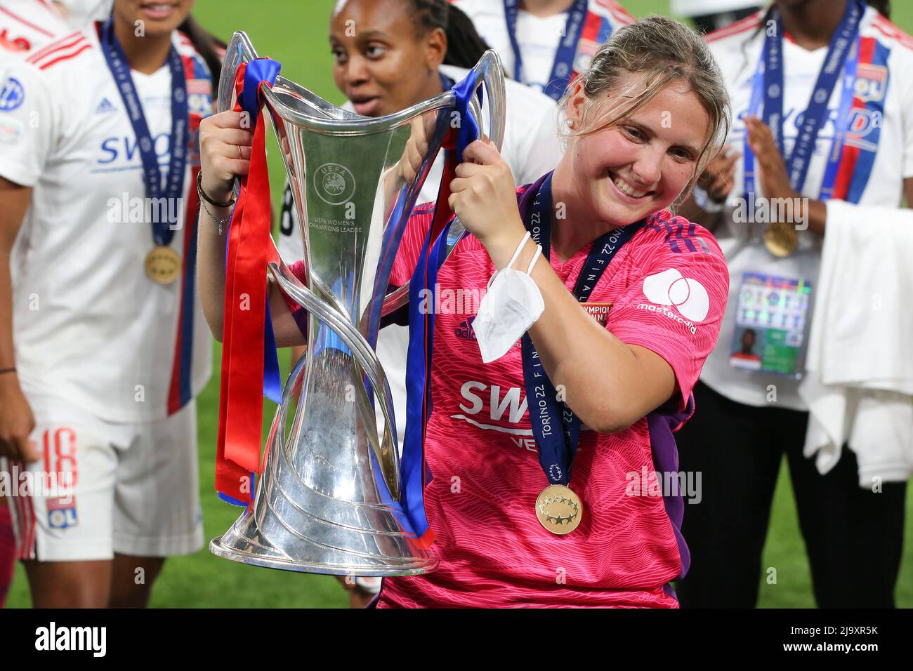 Turin, Italien, 21.. Mai 2022. Alyssia Paljevic aus Lyon posiert mit ...