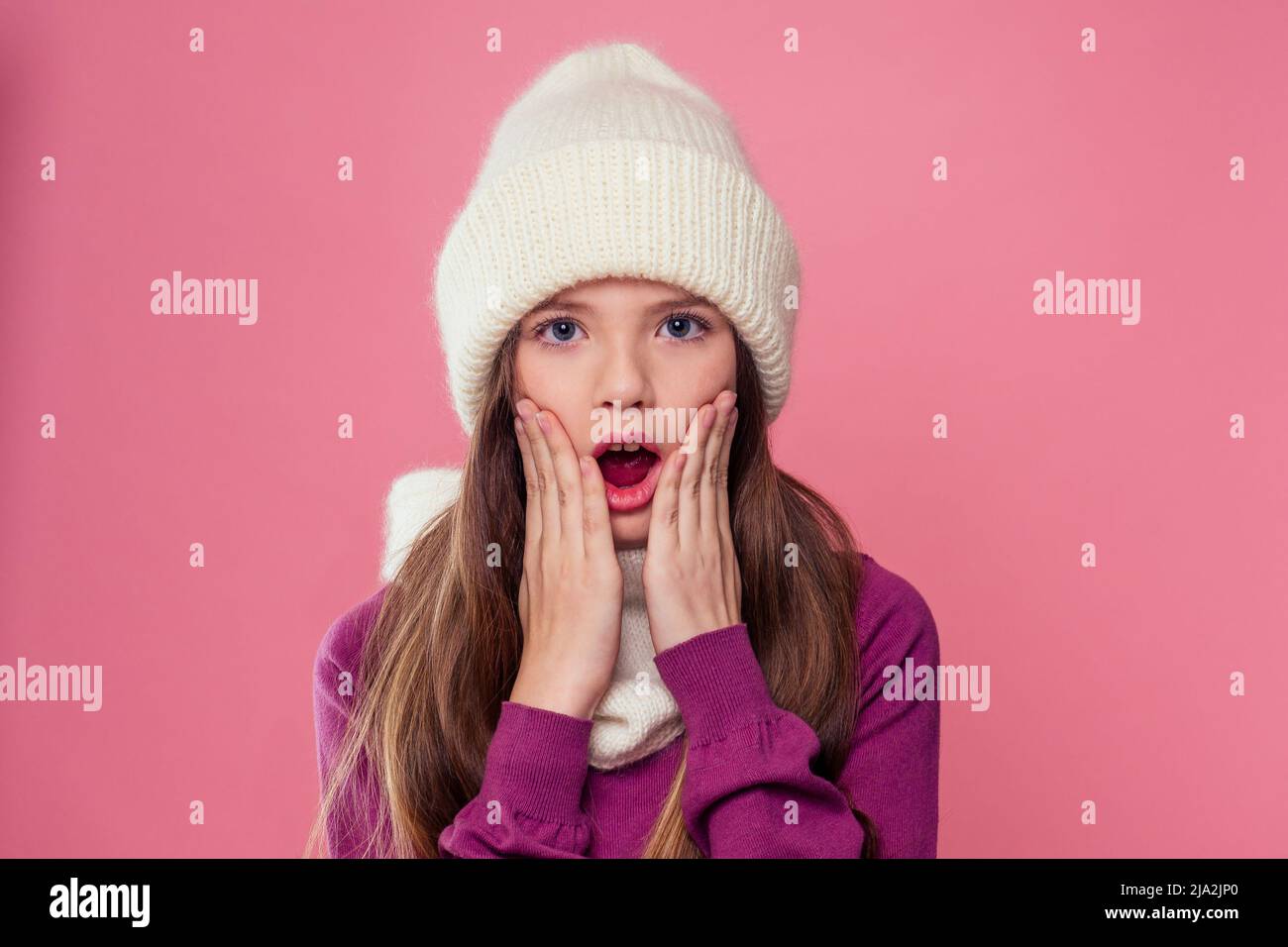 Pretty teen blonde dressed in -Fotos und -Bildmaterial in hoher Auflösung – Alamy