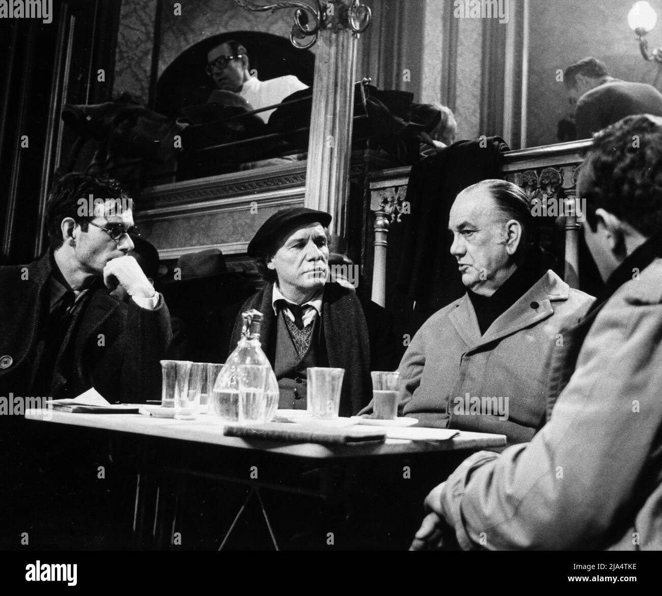 CELA, Camilo José. ESCRITOR ESPAÑOL PADRON 1916 - 2001. FOTOGRAMA DE LA ...