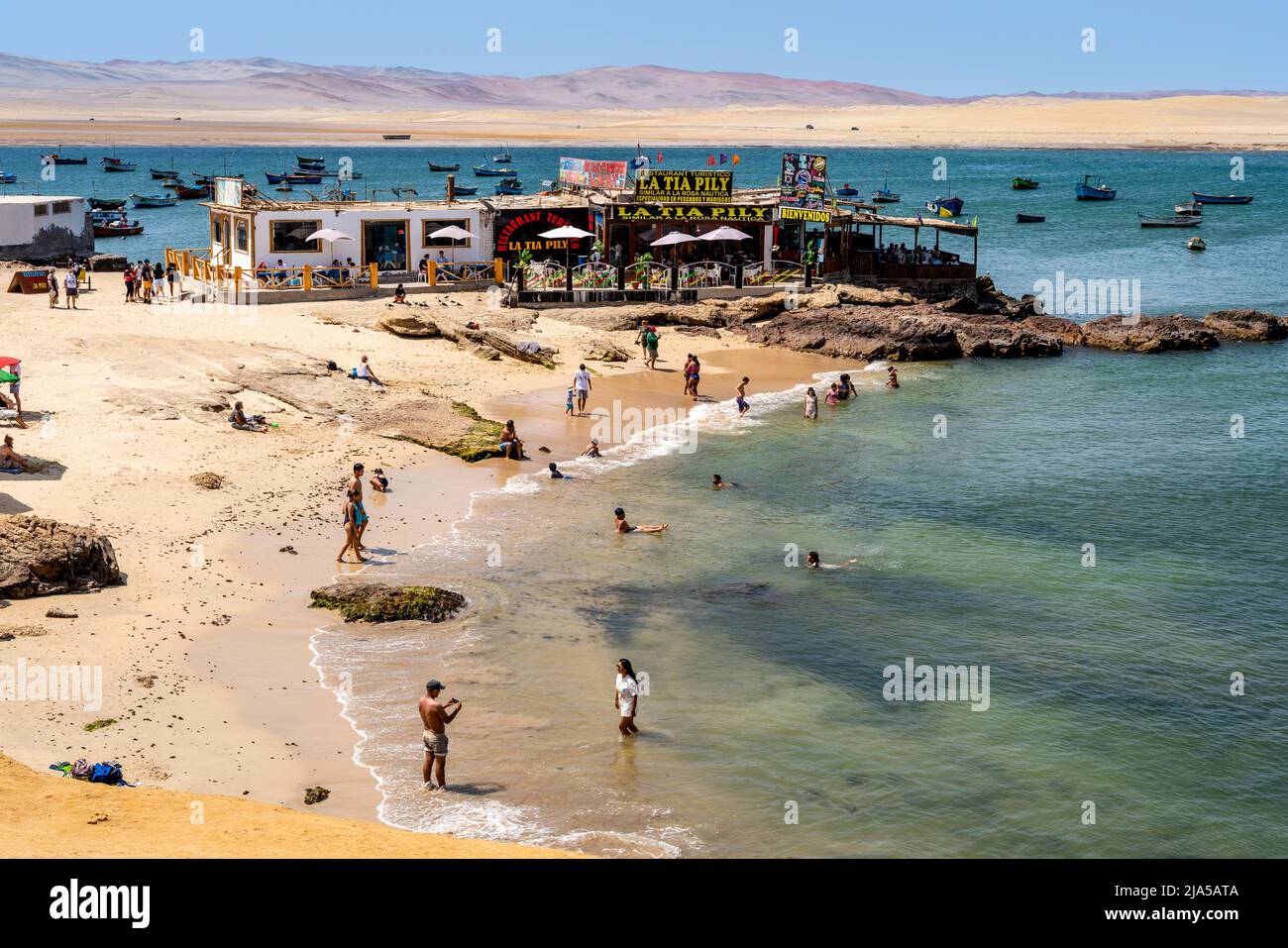 Strandrestaurant In Playa Lagunilla De Las Algas, Paracas National ...