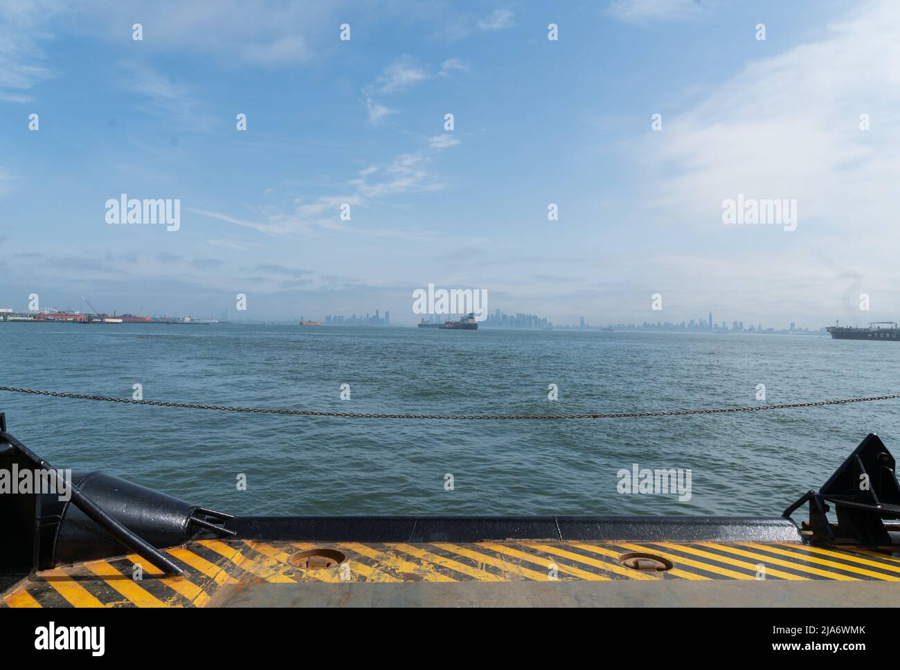 Die US-Küstenwache Sycamore, die US-Küstenwache zuverlässig und die USS ...