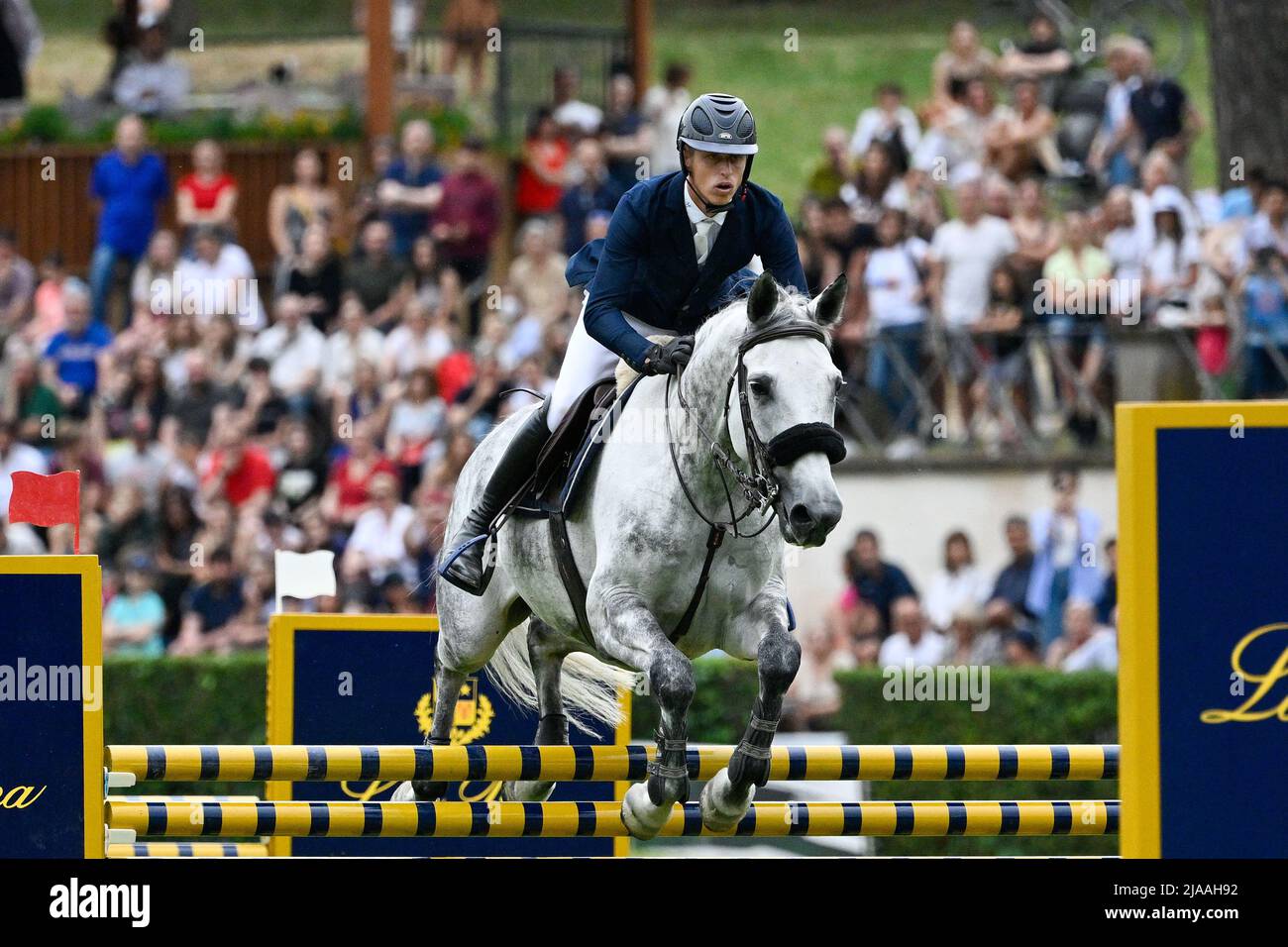 Robin Muhr (ISR) während des Premio 9 - Six Bars Loro Piana des CSIO ...