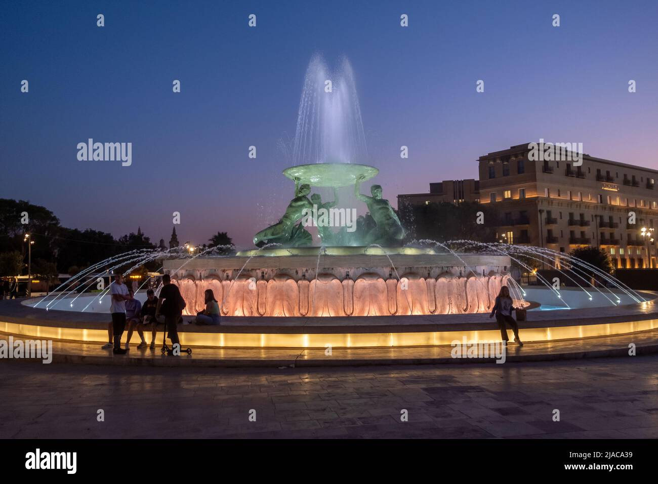 Tritonbrunnen malta -Fotos und -Bildmaterial in hoher Auflösung – Alamy