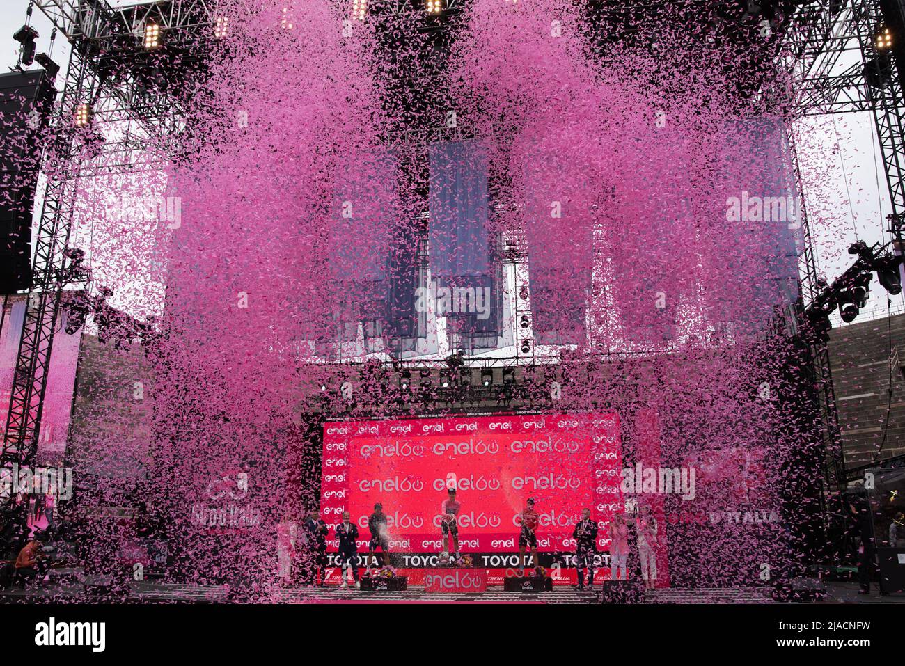 Giro podium -Fotos und -Bildmaterial in hoher Auflösung – Alamy