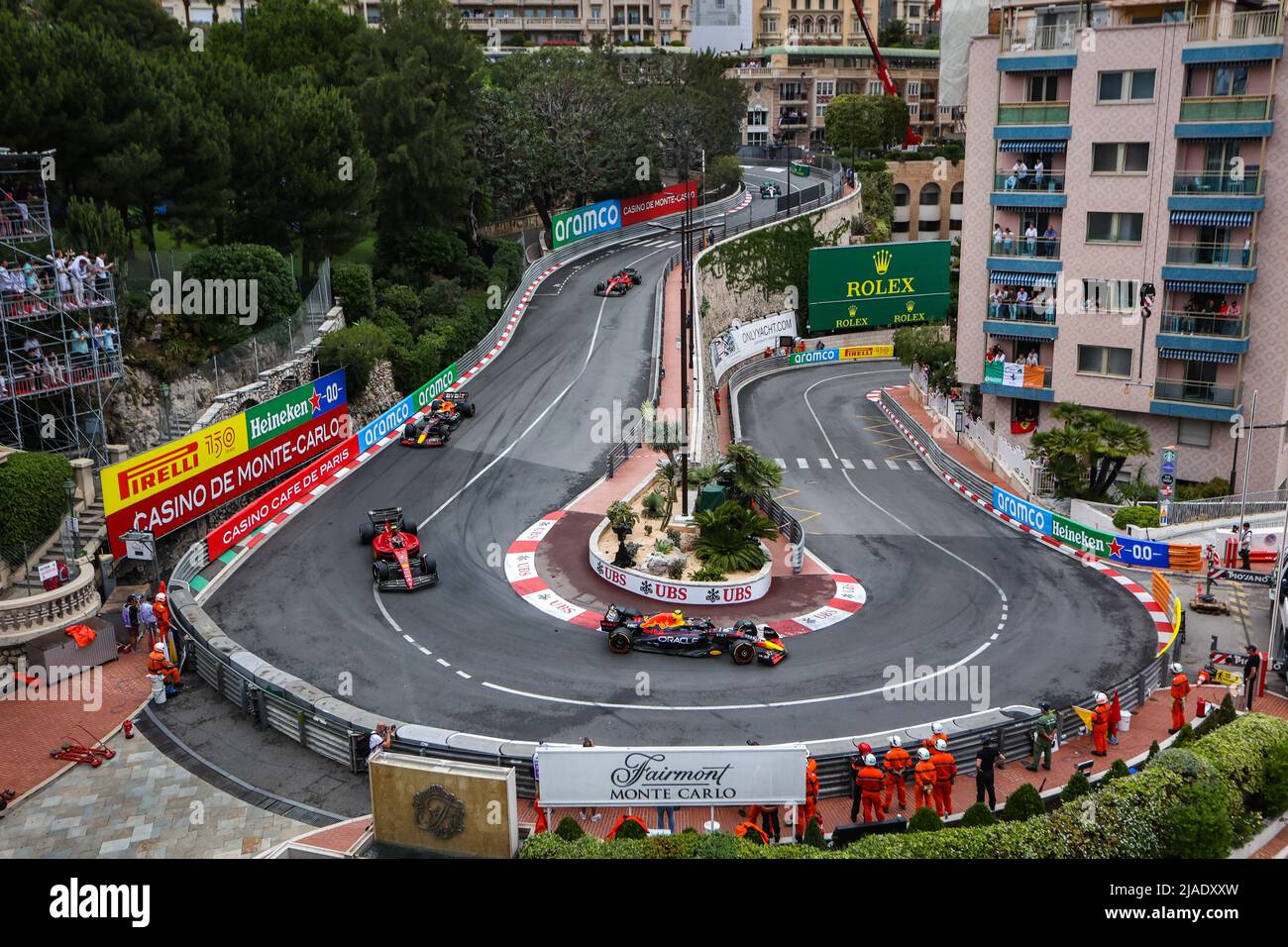 Neustart des Rennens 11 PEREZ Sergio (mex), Red Bull Racing RB18, 55 SAINZ Carlos (Spa ...