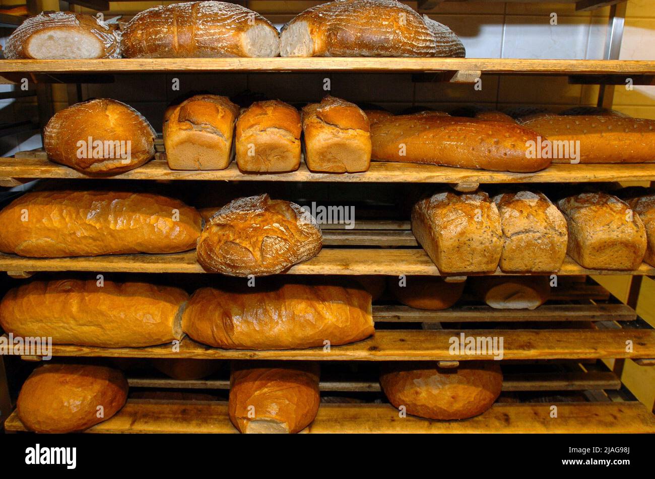ARCHIVFOTO: Die Preise für Brot, Butter und Sauerkraut steigen extrem ... ARCHIVFOTO: Die Preise für Brot, Butter und Sauerkraut steigen extrem ...