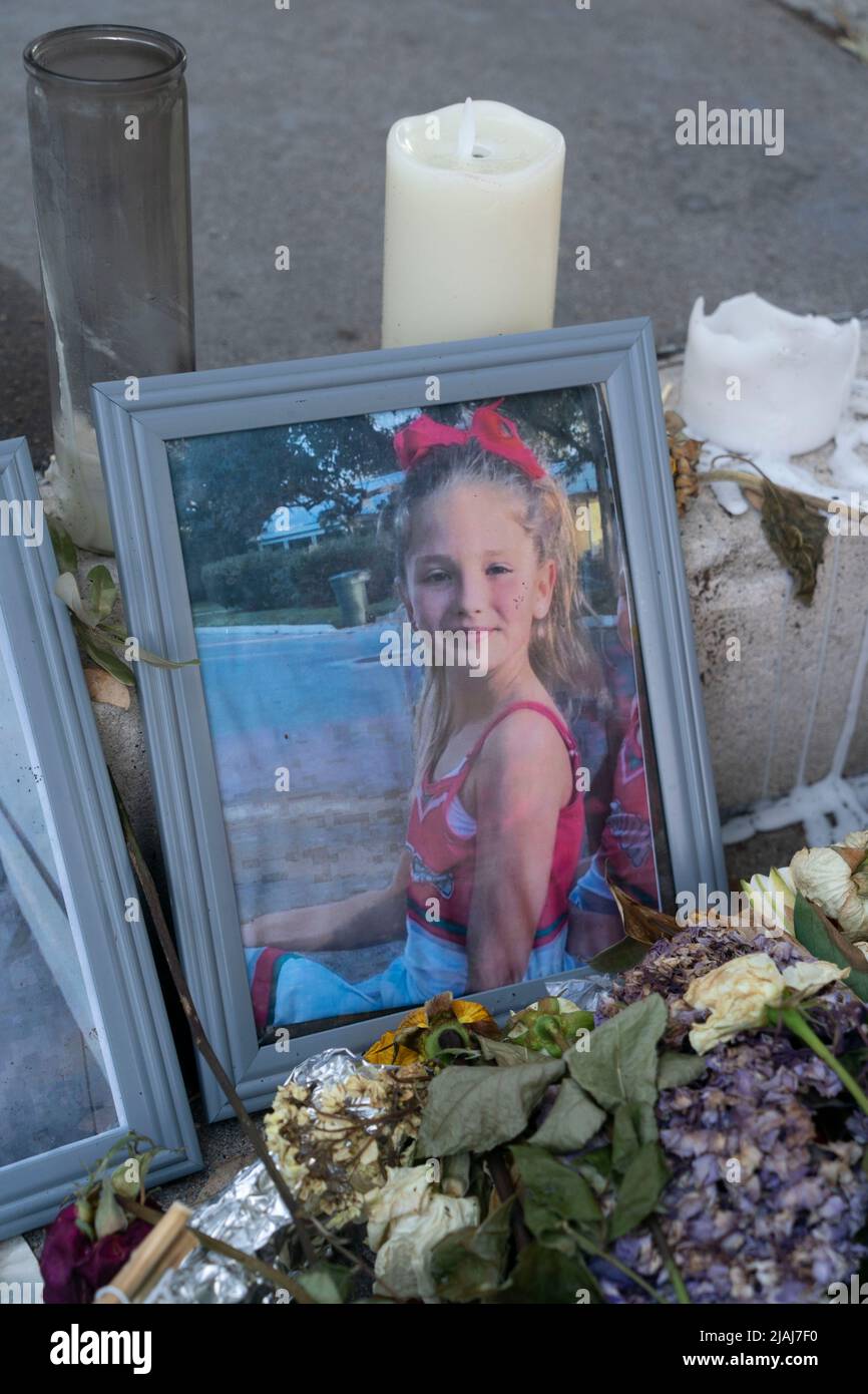 Austin Texas USA, Mai 30 2022: Fotos der meisten der 21 Opfer, die bei ...