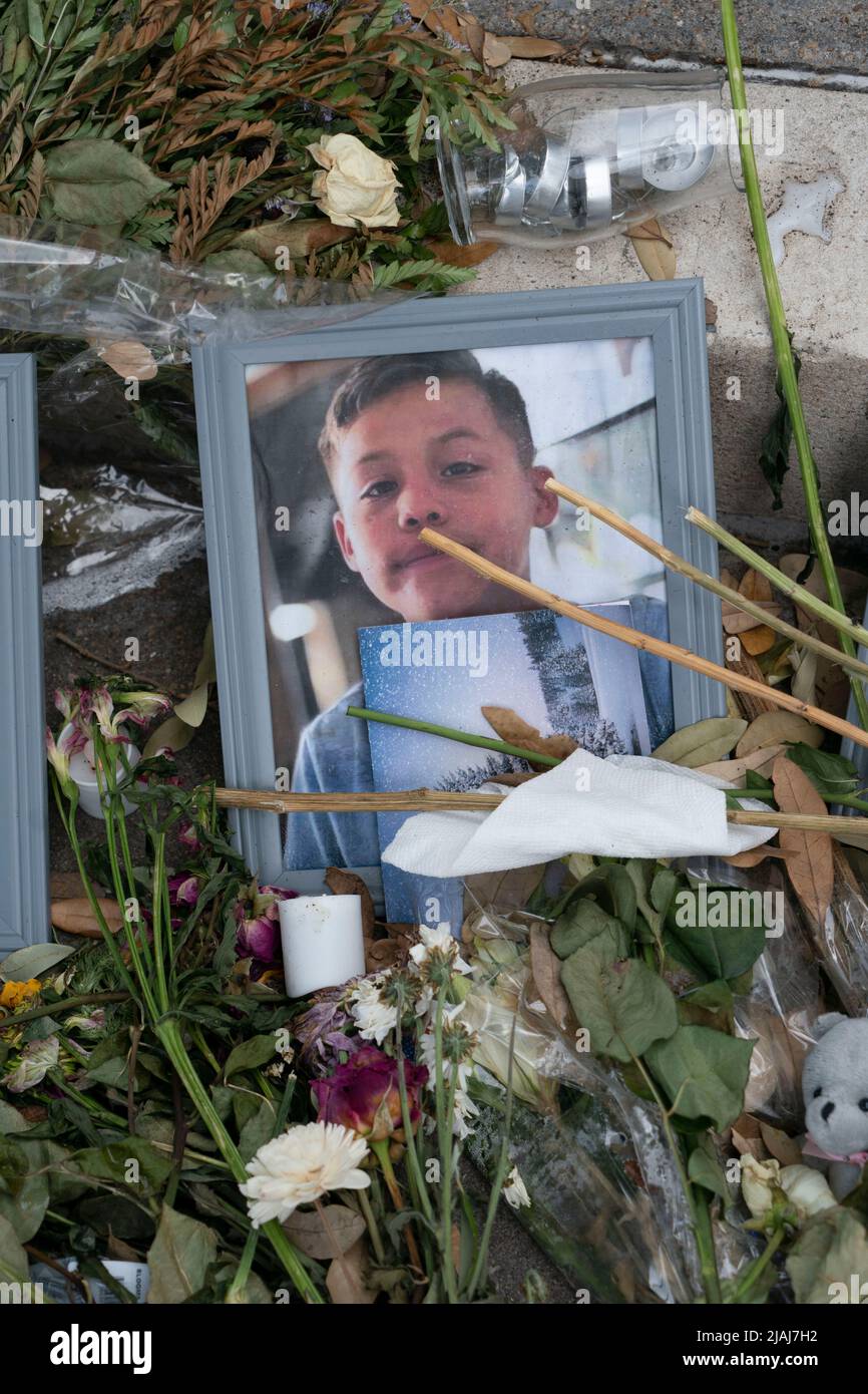 Austin Texas USA, Mai 30 2022: Fotos der meisten der 21 Opfer, die bei ...