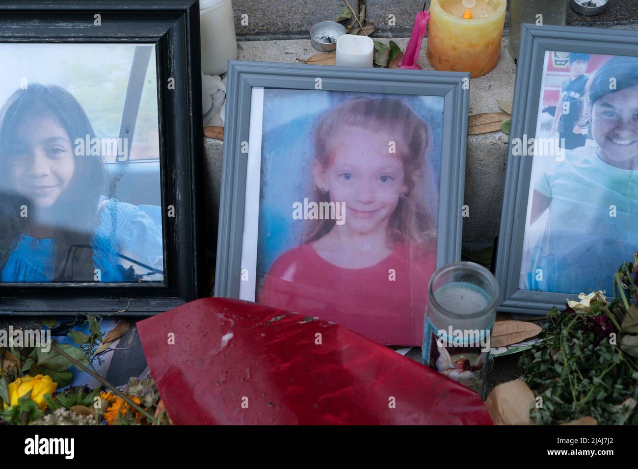 Austin Texas USA, Mai 30 2022: Fotos der meisten der 21 Opfer, die bei ...