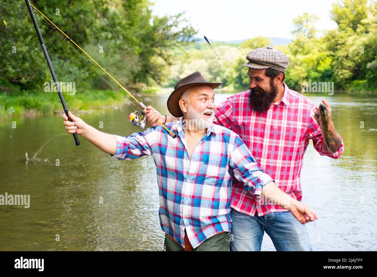 Junger und alter fischer -Fotos und -Bildmaterial in hoher Auflösung ...