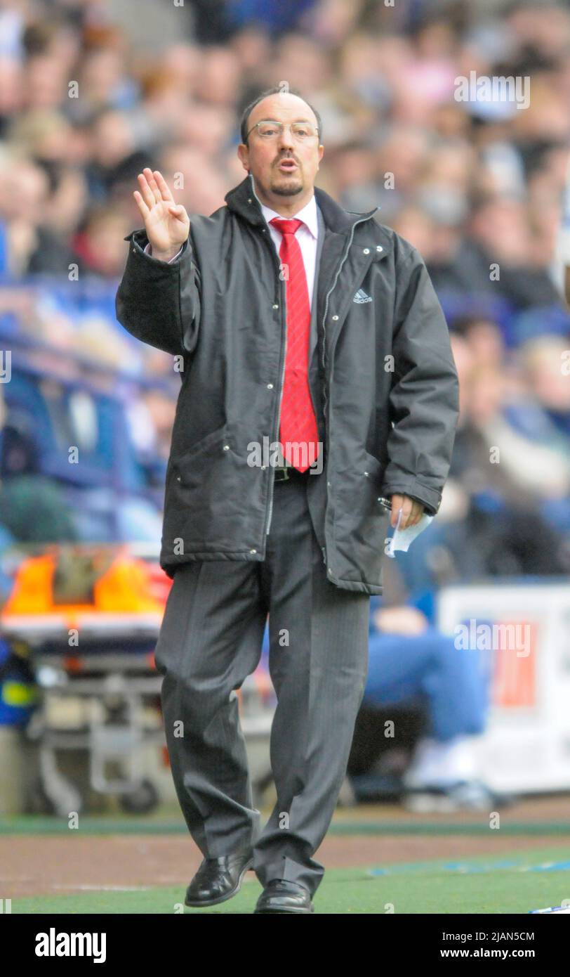 Liverpool manager rafael benitez -Fotos und -Bildmaterial in hoher ...