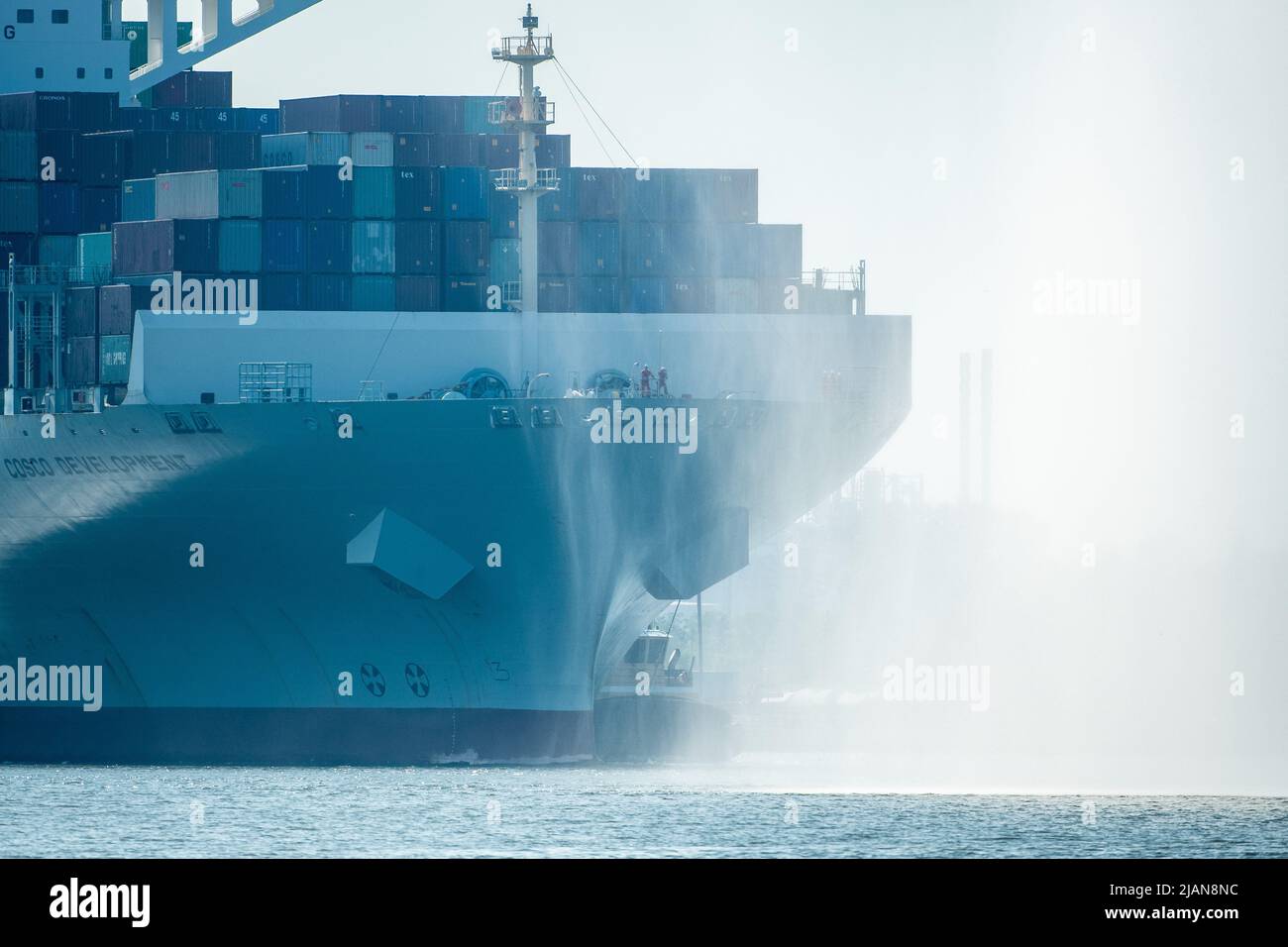 Stock-Bilder des COSCO Development Containerschiffs, das größte Schiff ...