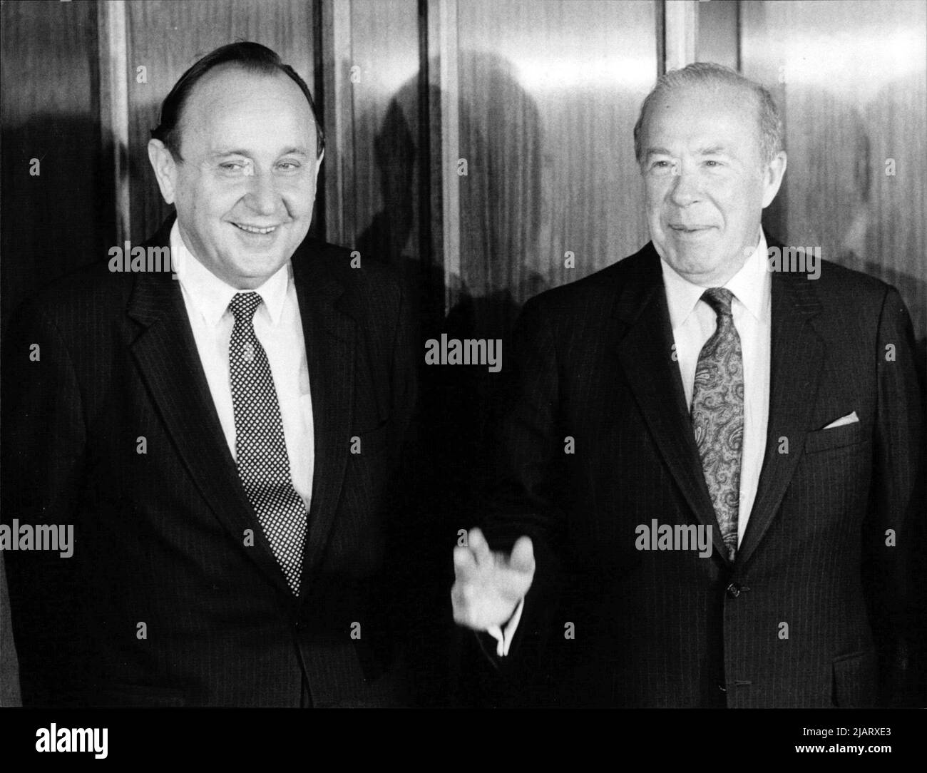 George pratt shultz -Fotos und -Bildmaterial in hoher Auflösung – Alamy