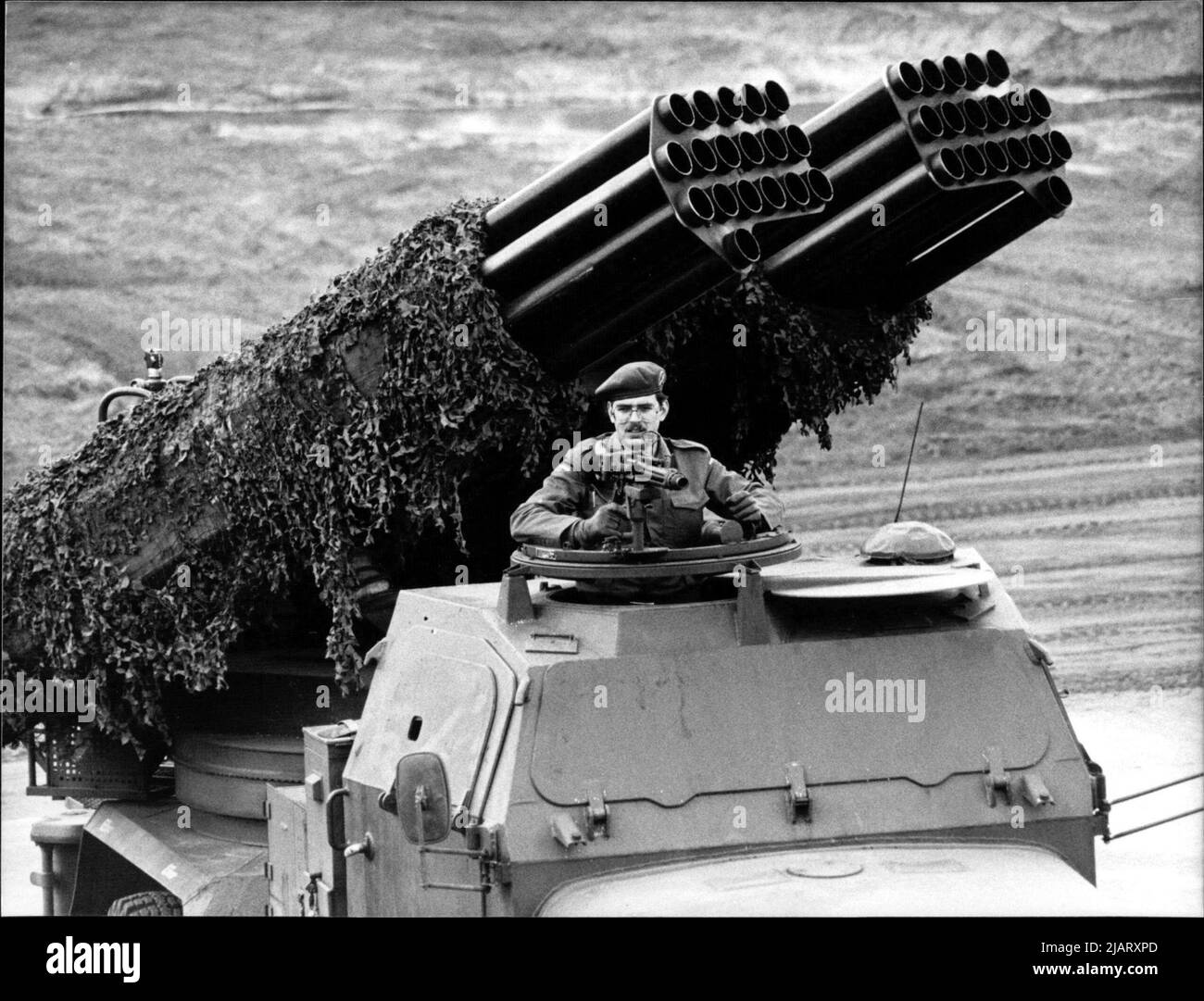 Die Bundeswehr mit einem Lars 2 Mehrfachraketenwerfer. Das leichte ...