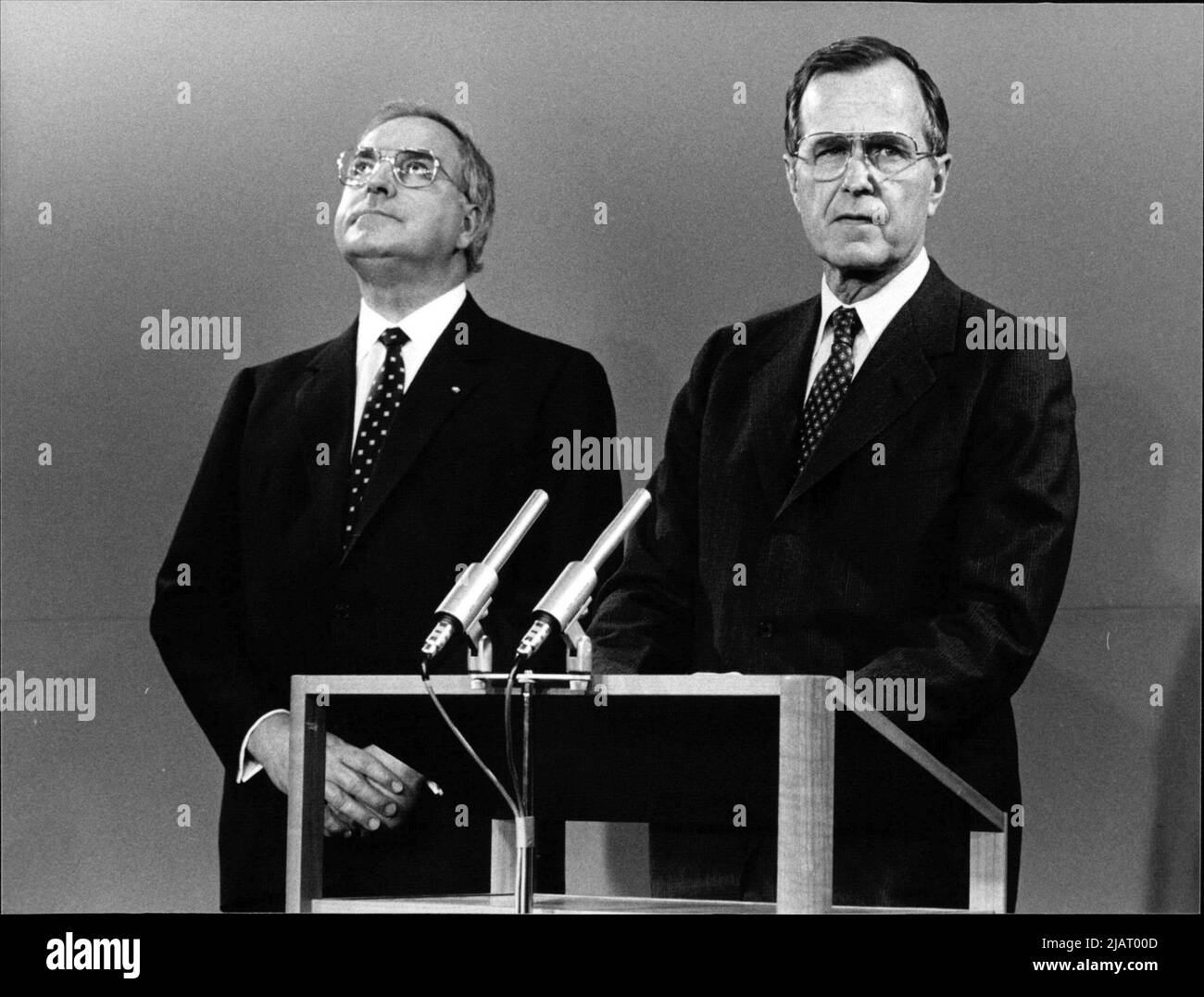Besuch des US-Präsidenten Bush in Bonn: Hier Bundeskanzler Helmut Kohl ...